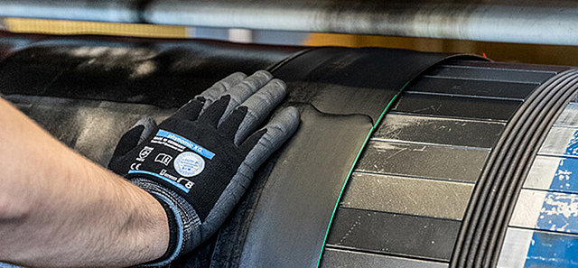 Movable parallel laser lines controlled by PLC | LAP