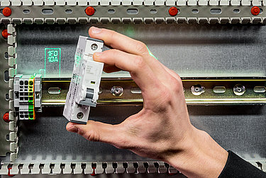 Assembly 4.0 with laser projection